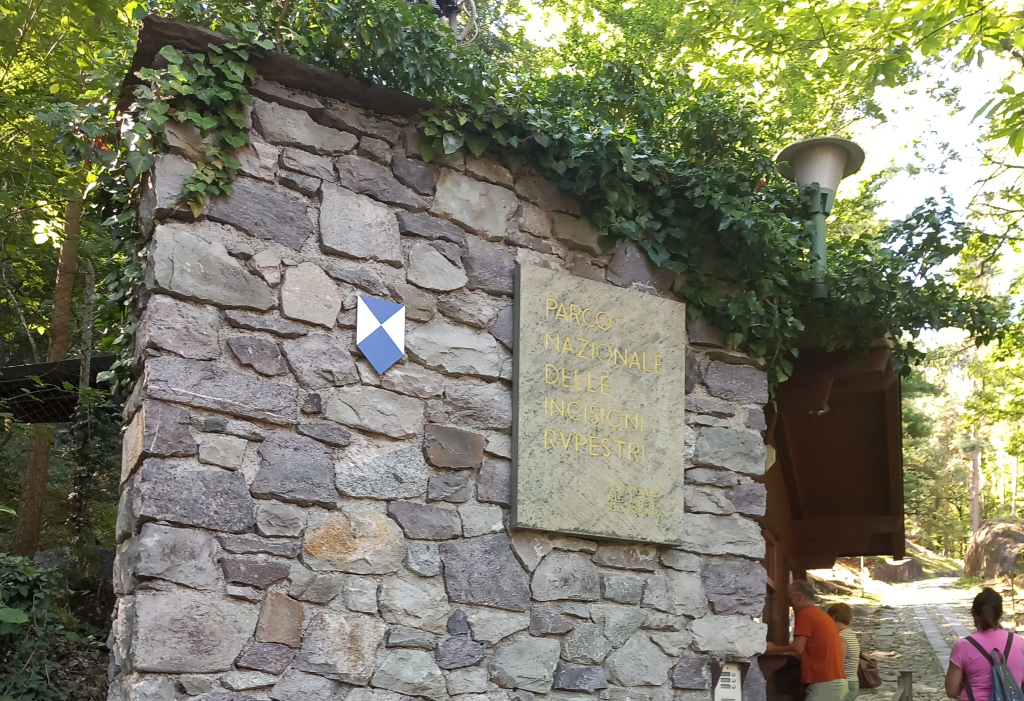 Parco Nazionale delle Incisioni Rupestri di Naquane, lo Scudo Blu nel ...